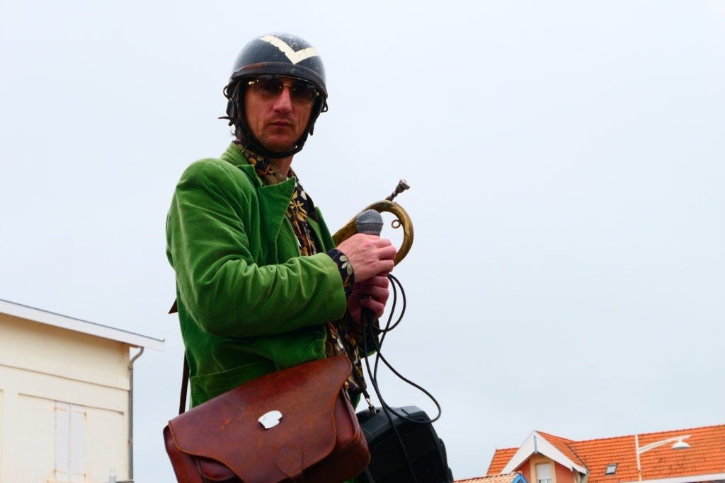 Kévin Dylan Velours – Les Jours Heureux